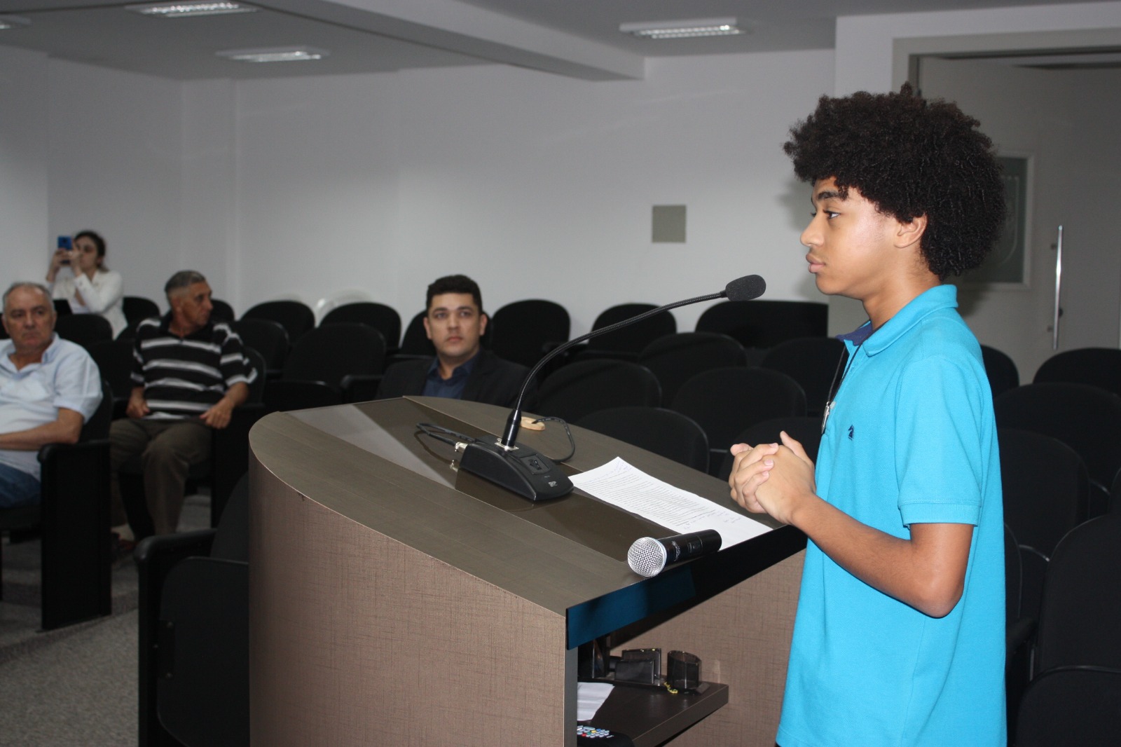 Vamos ajudar o Nicolas a publicar seu livro? | RD Comunicação